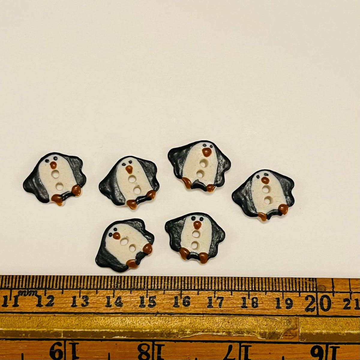 x50 Vintage Penguin Buttons – ButtonMad