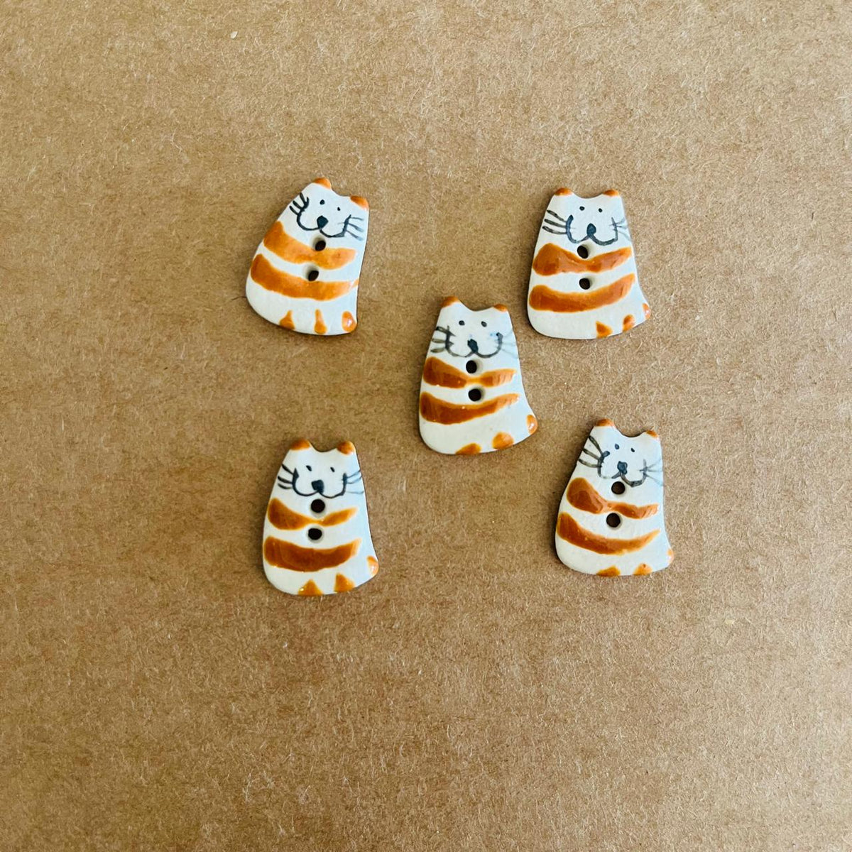 x50 Orange Smiling Cat Buttons – ButtonMad