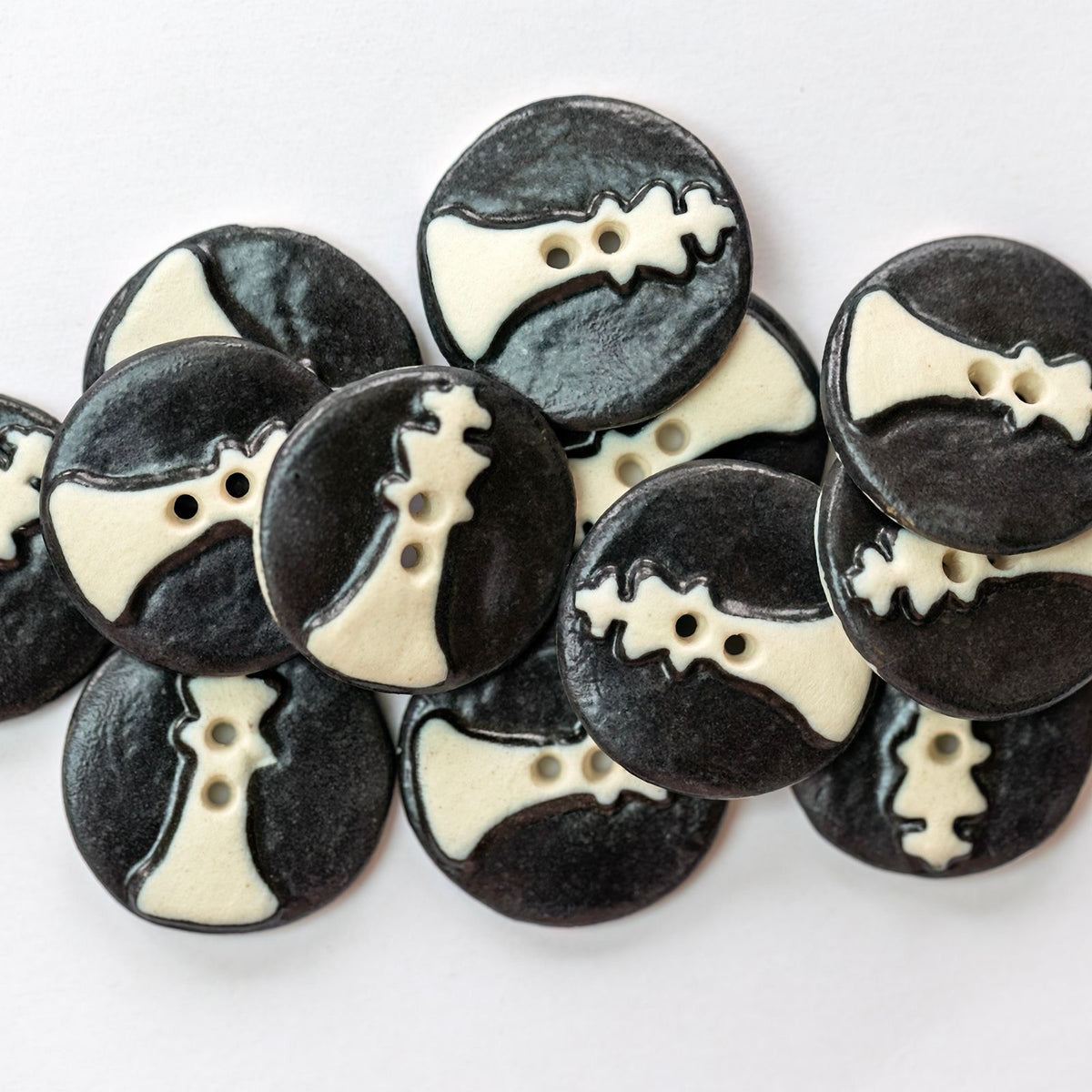 x50 White Chess Piece Buttons – ButtonMad